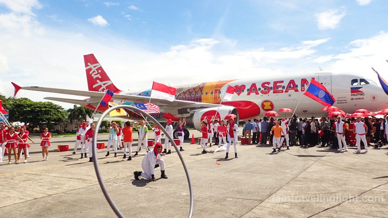 Celebrating ASEAN at 50: 10 countries colorfully “drawn” on a plane ...